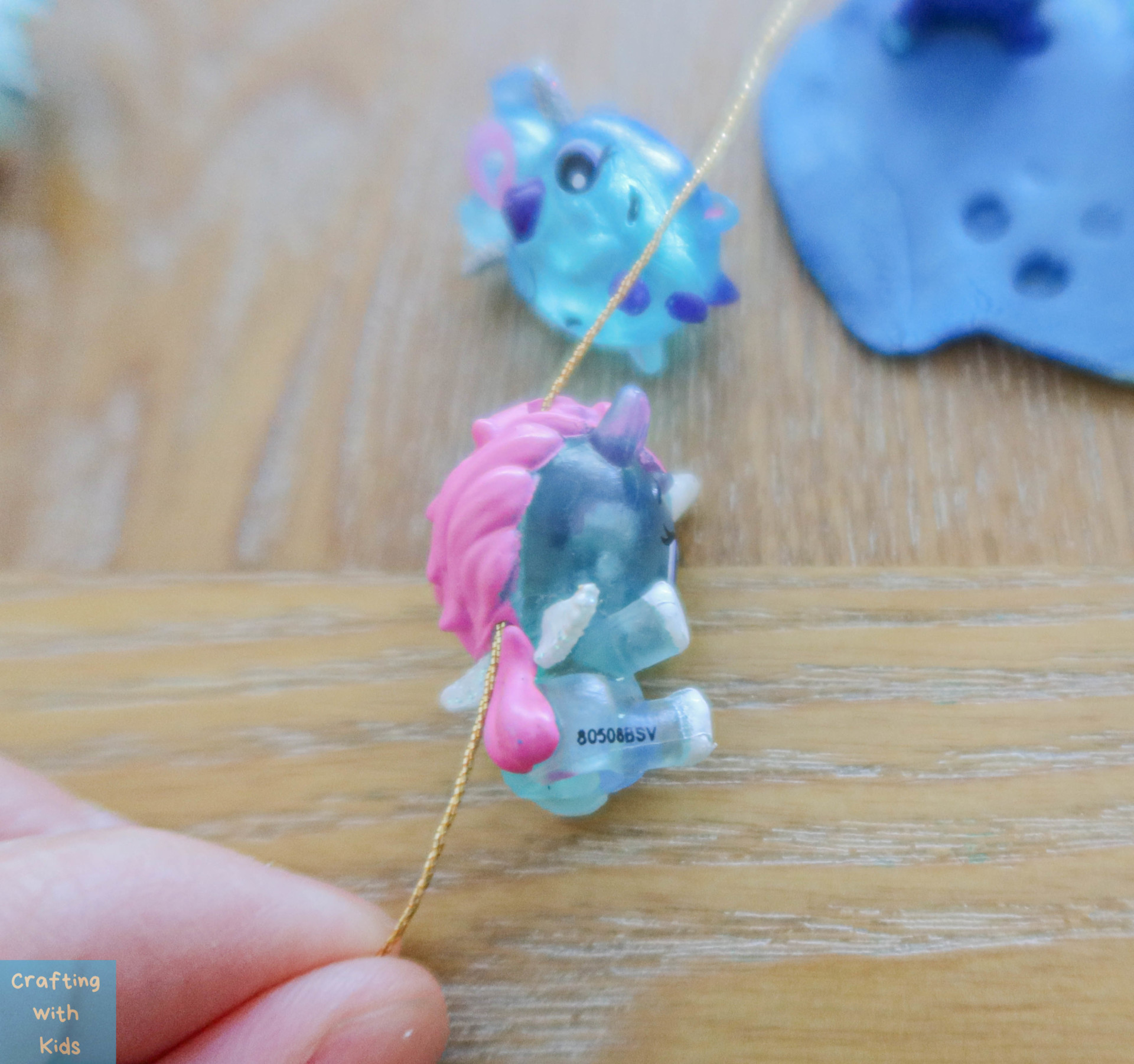 Make Your Own Hatchimal Necklace with the CollEGGtible Hatchimals