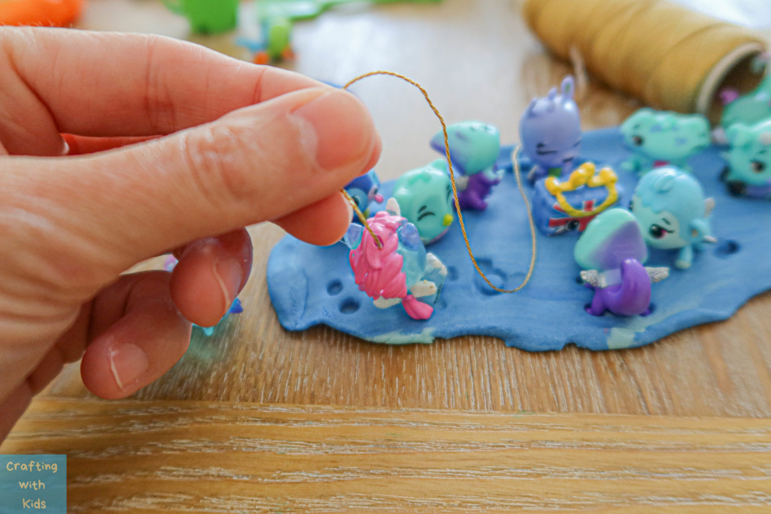 Make Your Own Hatchimal Necklace with the CollEGGtible Hatchimals