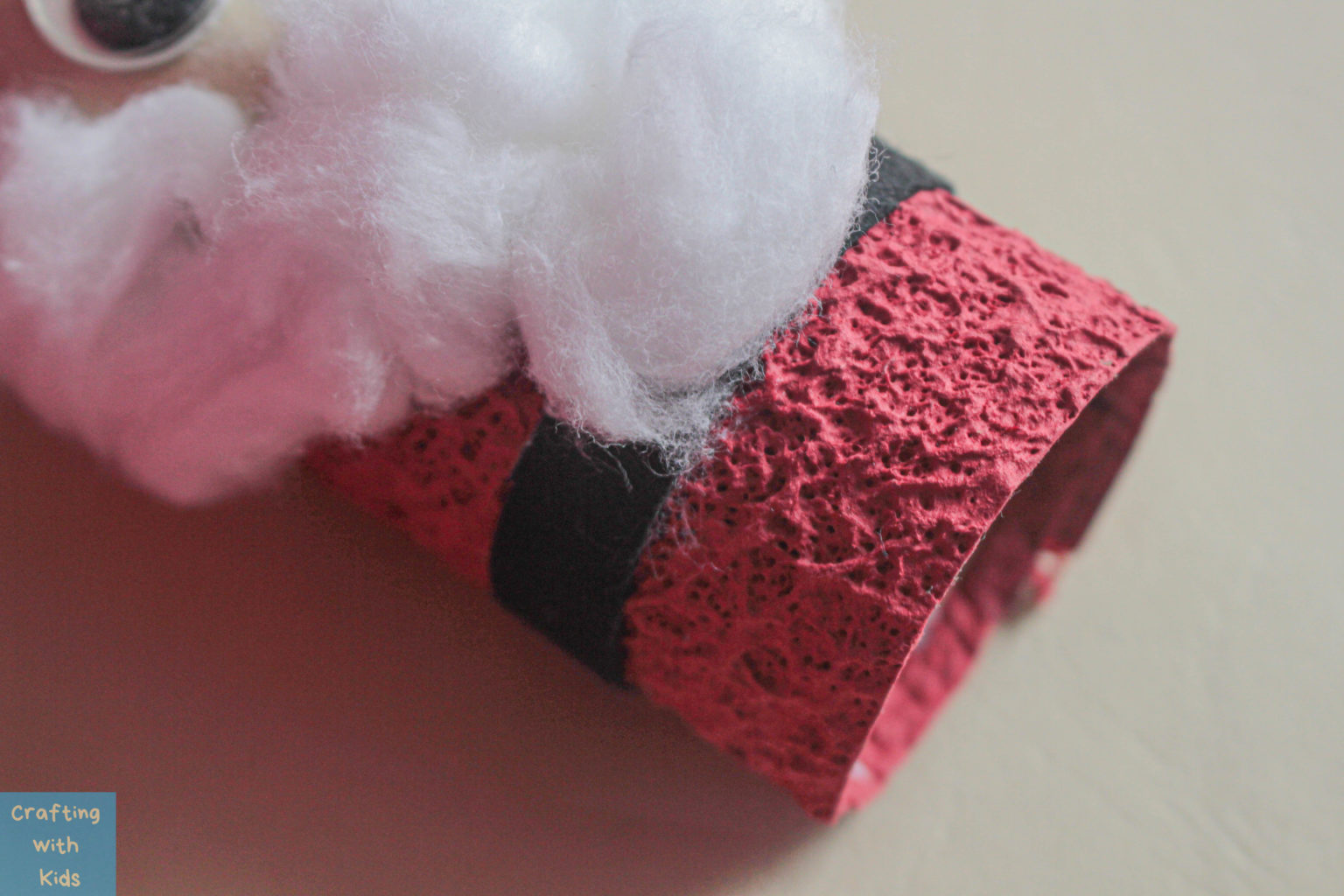 Toilet Paper Roll Santa Claus for an Easy Christmas Craft