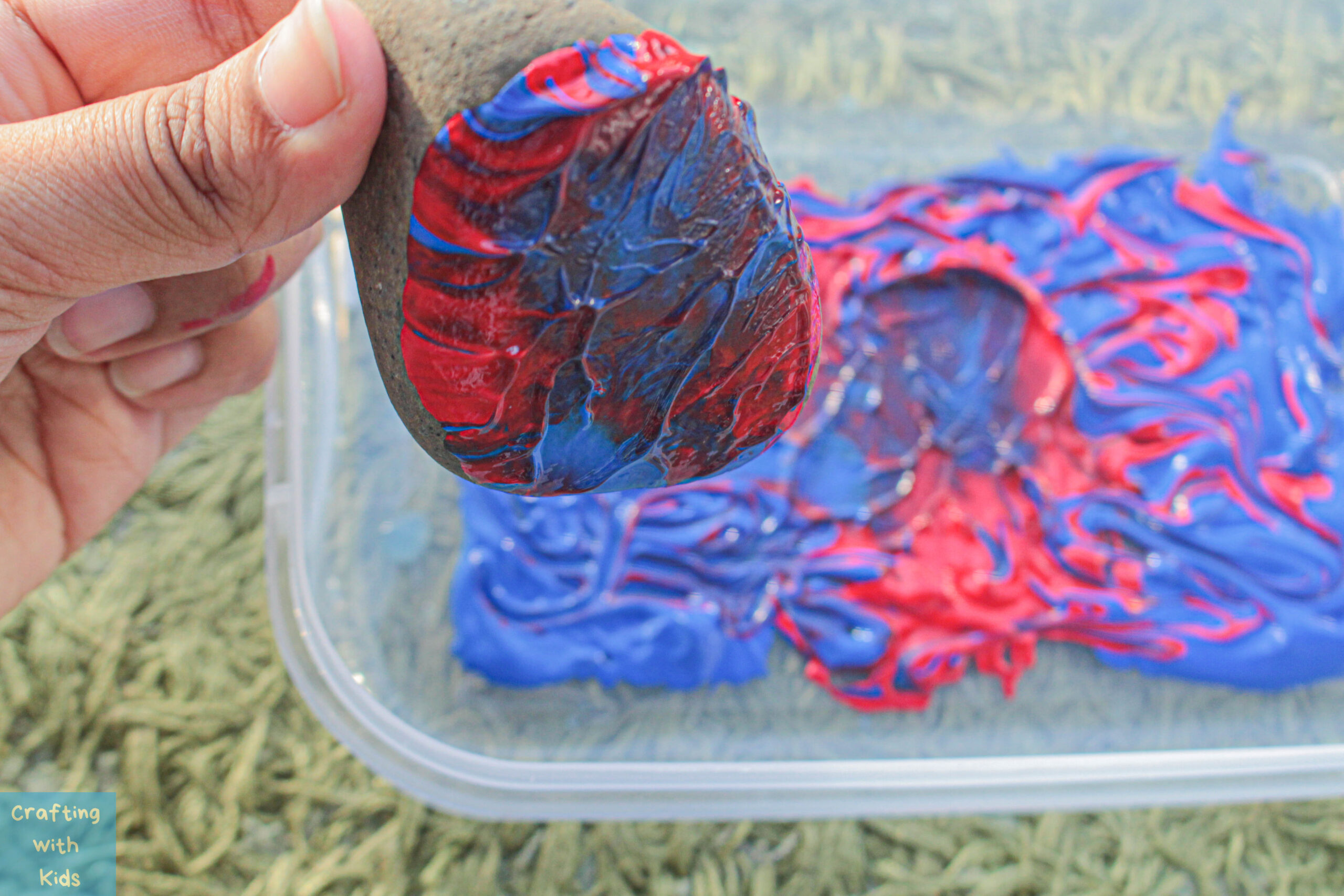 Rock Painting with a simple Acrylic Paint Dip Technique